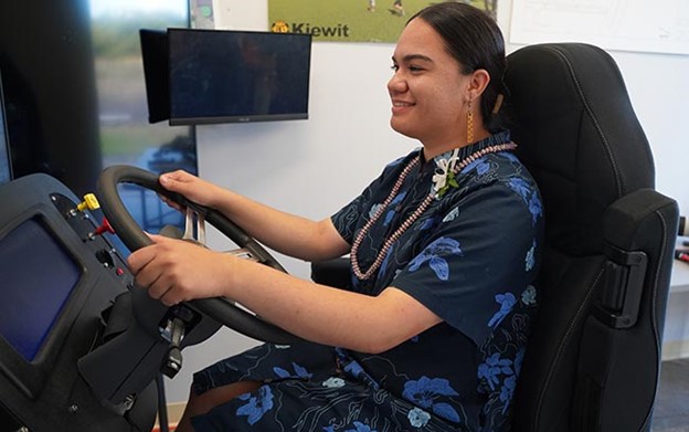 Oahu's New Program for Native Hawaiian Women to Become Truckers - Truck ...